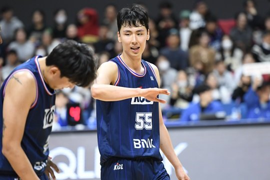 [속보] 엎치락뒤치락 끝에 웃은 KCC, 선두 DB에 94-88 승리 : 네이트 스포츠