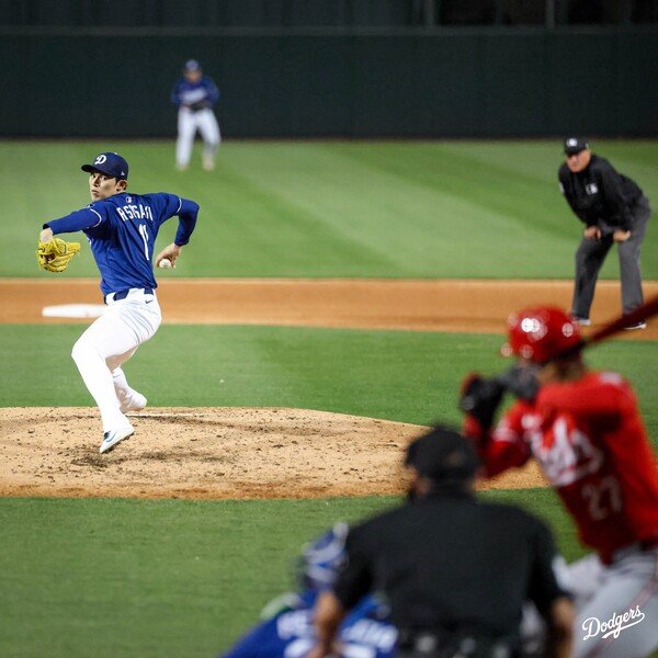 초구부터 159km 쾅! 일본 괴물 사사키, 3이닝 5K 무실점 충격의 시범경기 데뷔전 [춘추 MLB] : 네이트 스포츠
