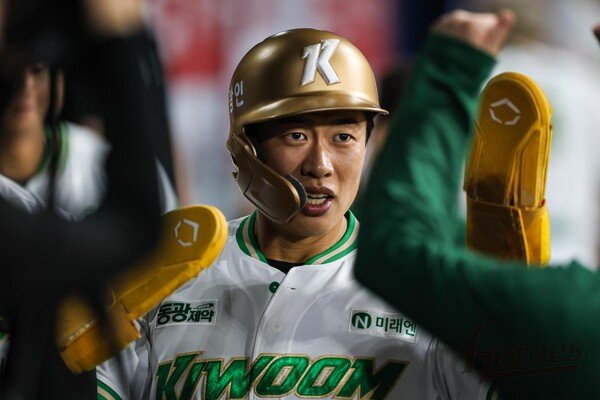 "송성문 선배가 너무 잘 치셔서…" 159km 파이어볼러 상대로 2안타, ML 5개 팀 스카우트가 지켜봤다 [스춘 히어로] : 네이트 스포츠