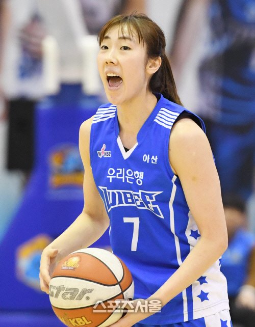 WKBL, 박혜진·강아정 등 FA 자격 취득 명단 발표 : 네이트 스포츠