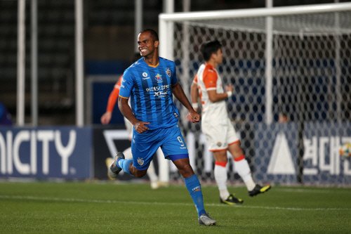 '10분 만에 멀티골' 울산 주니오, K리그1 35R MVP 선정 : 네이트 스포츠