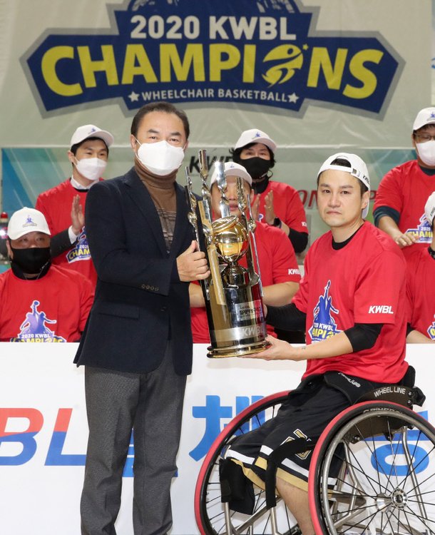 2020 KWBL휠체어농구리그 시상…서울시청 2연패, MVP 오동석 : 네이트 스포츠