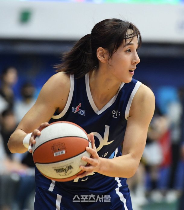 신한은행, BNK 누르고 단독 3위…KB스타즈 우리은행 PO진출 확정 : 네이트 스포츠