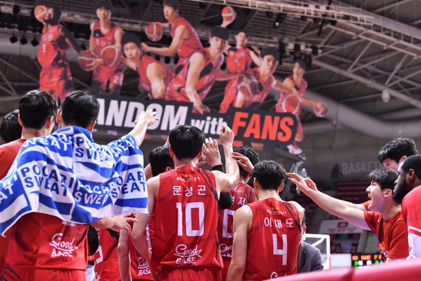 '터졌다! 전성현!' KGC, 6강 PO서 KT 꺾고 유리한 고지 선점 [SS현장] : 네이트 스포츠