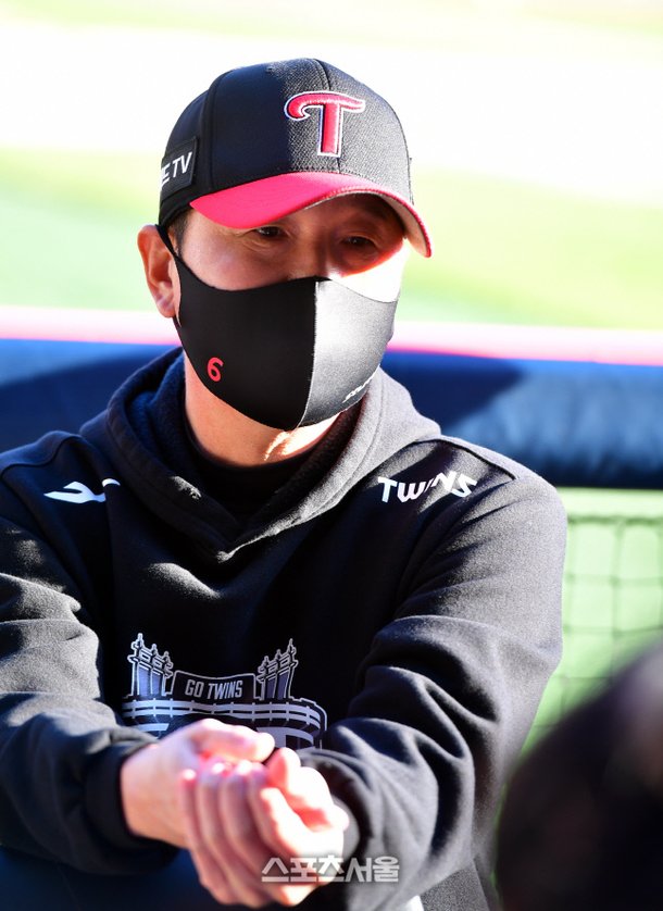 "처음 구상 그대로…잘 준비했다" LG 정상 라인업 구성…7번 DH 문성주[PO1] : 네이트 스포츠