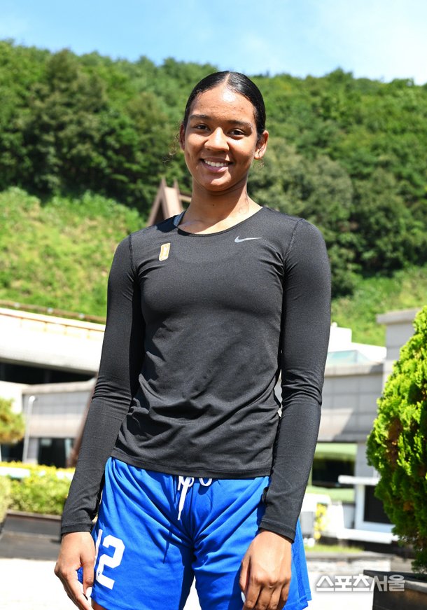 'WNBA 출신 루키' 키아나 스미스, WKBL 새 역사 쓴다…개막 주간 '관전 포인트' : 네이트 스포츠