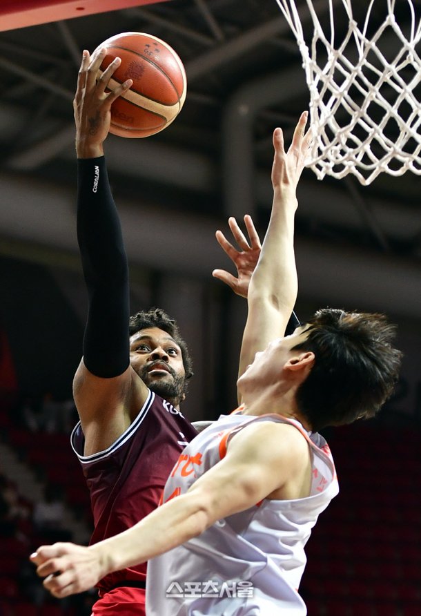 '박지훈 결승 버저비터' KGC, 캐롯에 84-82 신승…2연패 끝+캐롯전 3연승 [SS 안양in] : 네이트 스포츠