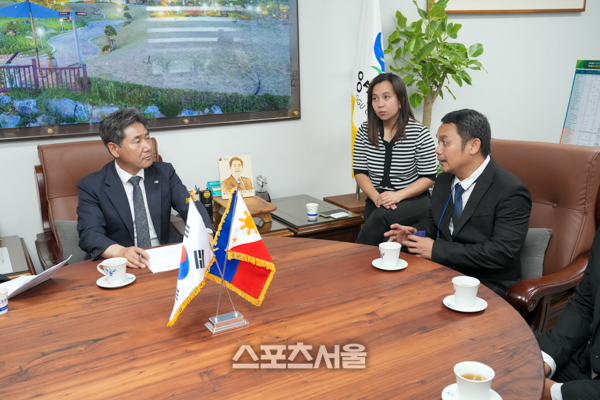 [포토]양구군, 필리핀 라구나주 GERALD A. ARITAO 팡일시장 및 시의원 일행 방문 : 네이트 뉴스