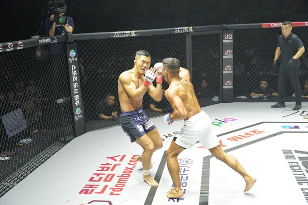 '로드FC 064' 졌지만 잘 싸웠다! 박형근, 브루노 아제베두에 3R 서브미션 패 : 네이트 스포츠