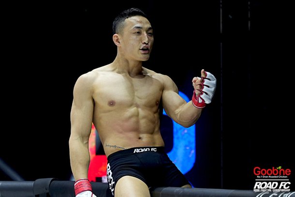 '로드FC 064' 양지용, 9연승 키르기스스탄 파이터에 1R 서브미션 패배 : 네이트 스포츠