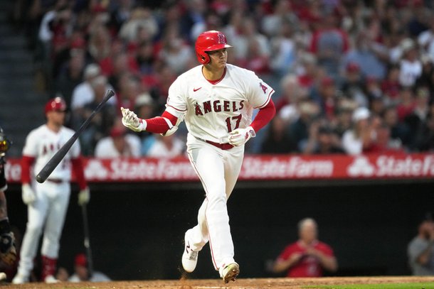 '북 치고 장구 친' 오타니 10K+2HR···MLB 6번째 : 네이트 스포츠