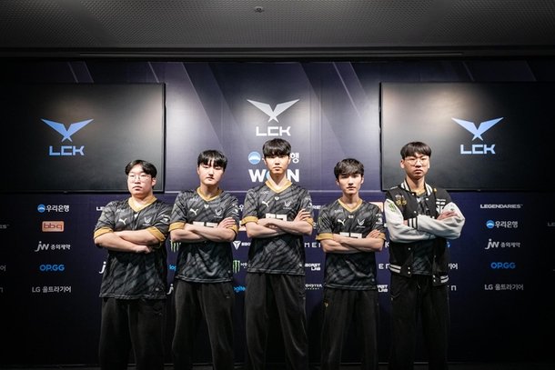 젠지, 3-2로 T1 제압 '도장 깨기'막고 결승행 확정…'LCK 3연패' 도전장[SS종로in] : 네이트 스포츠