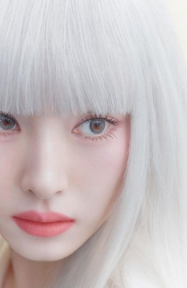 '신세경 맞아?' 신비로움 가득 은발 변신, 실물 바비인형의 탄생 : 네이트 연예