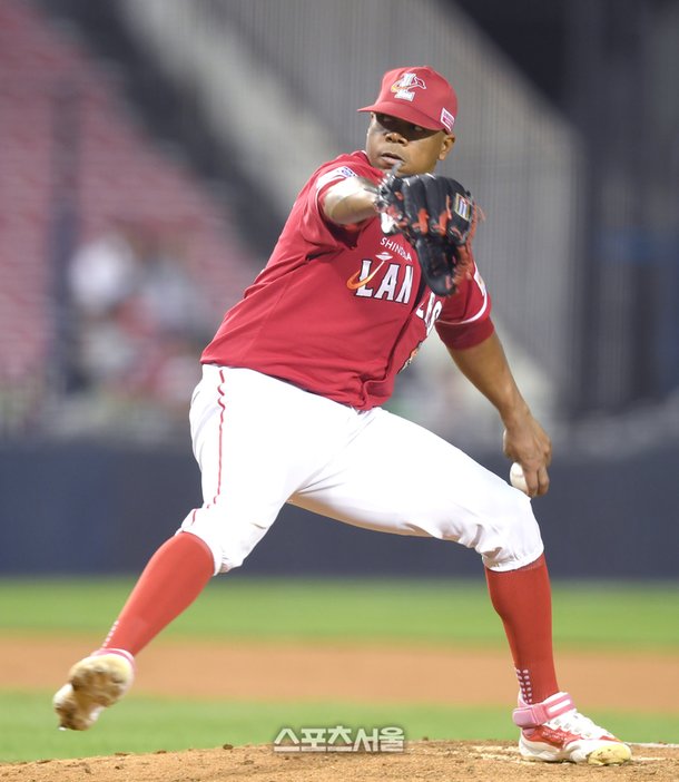 '맥카티-페디 불발' SSG 엘리아스-NC 신민혁, 1차전 선발 맞대결…'빚' 갚는다 [준PO1] : 네이트 스포츠