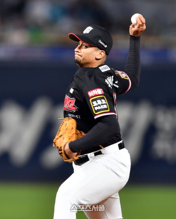 '10위→2위 기적, 이번엔 2패 후 2승' KT, 역스윕 '마법의 질주' 시작됐다[PO4] : 네이트 스포츠