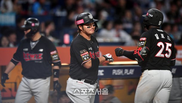 '리버스 스윕 노리는 KT' 5차전 외나무다리 승부 같은 라인업 가동···박경수 대타 대기[PO5] : 네이트 스포츠