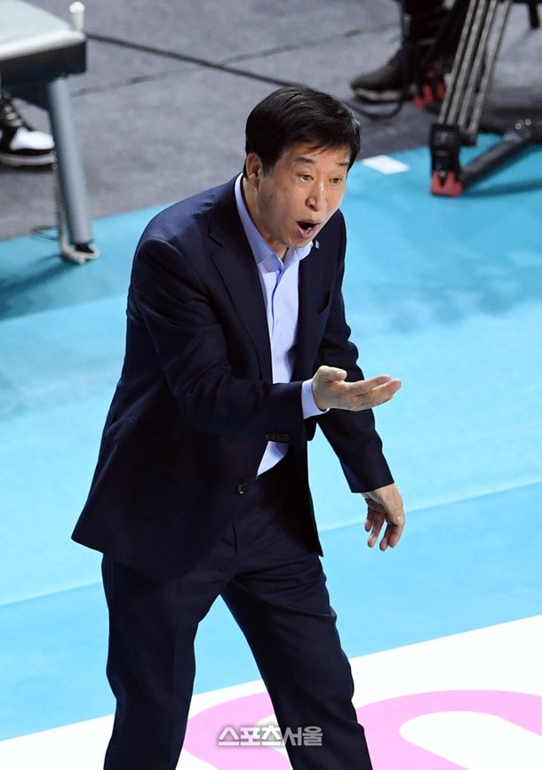 [포토]IBK기업은행의 김호철 감독 : 네이트 뉴스