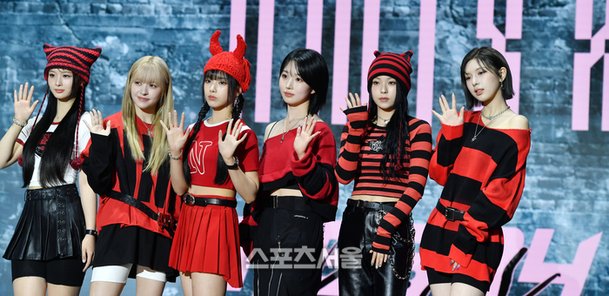 [포토]무결점이란 건? NMIXX 미니앨범 'Fe304: BREAK' : 네이트 뉴스