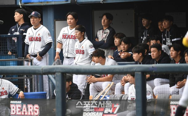 하늘 열린 날, 환웅은 곰을 외면했다! 두산, KBO 사상 첫 굴욕의 'WC 업셋 패' [WC2] : 네이트 스포츠