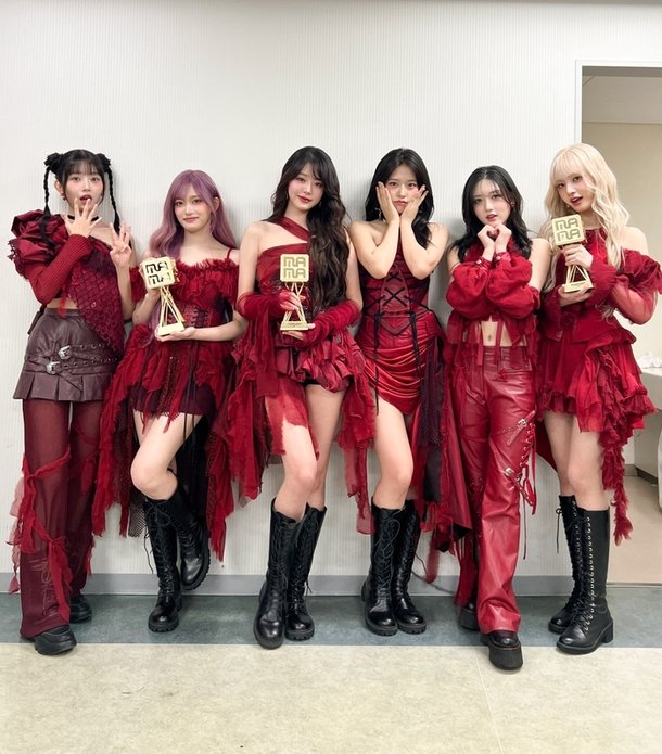 아이브, '2024 MAMA'서 3개 트로피 싹쓸이…"42만 동원 월드투어 저력" | 아이돌24시 : 네이트 연예