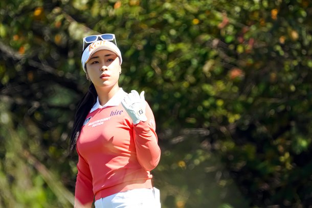 윤이나, LPGA Q시리즈 3R '공동 16위' 반등 'LPGA 투어 시드 보인다' : 네이트 스포츠