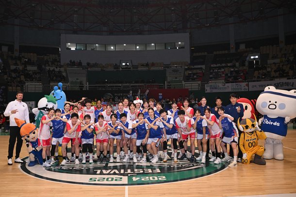 긴장감 '1'도 없었다! '재미'로 시작 '명랑'으로 끝난 WKBL 올스타 '한일전'…'별 중의 별' MVP는 진안 [WKBL 올스타] : 네이트 스포츠