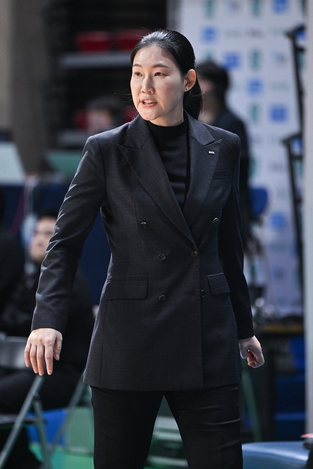 BNK 2승→'女감독 최초 우승' 보인다…이미 WKBL '역사' 바꾸고 있다 [SS포커스] : 네이트 스포츠