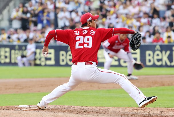 SSG, 김광현 '2000삼진' 대기록 기념한다…'2000K 데이' 개최 : 네이트 스포츠