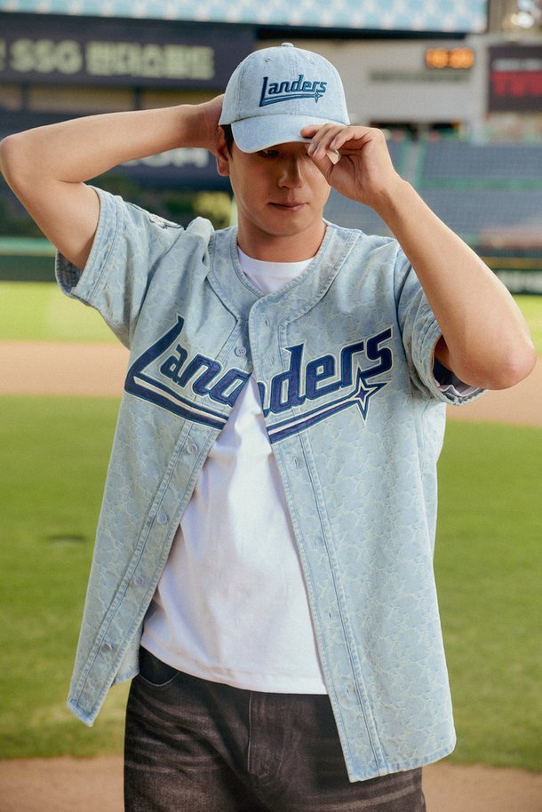 '해피 2000K' SSG, 김광현이 직접 디자인에 참여한 특별 MD 출시…25일 예약 판매 시작 : 네이트 스포츠