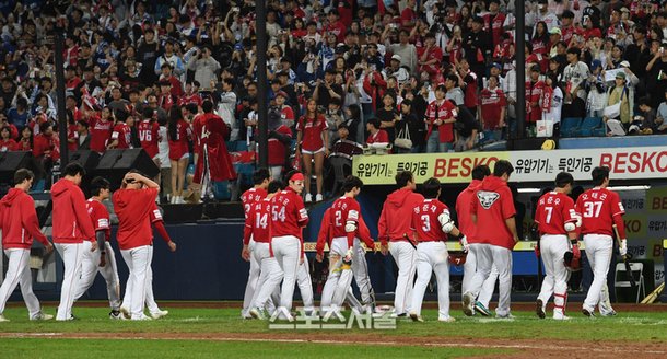 "부상, 부침에도 여기까지 온 팀" PO 진출 좌절된 SSG,내년을 기약한다 [준PO4 패장] : 네이트 스포츠