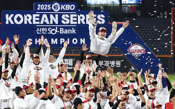 '전 경기 매진' 157억 대박난 KBO PS…최대 수혜자 LG, 79.2억 돈방석 앉았다 : 네이트 스포츠