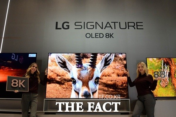[CES 2020] "벽에 완벽 밀착" LG전자, 2020년형 'LG 올레드 TV' 공개 : 네이트 뉴스
