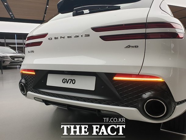 [TF CAR] 제네시스 GV70, '갑툭튀' 마저 고급스럽다 : 네이트 뉴스