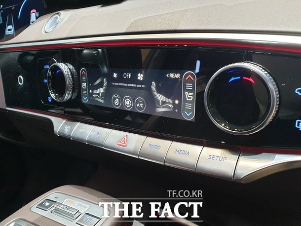 [TF CAR] 제네시스 GV70, '갑툭튀' 마저 고급스럽다 : 네이트 뉴스