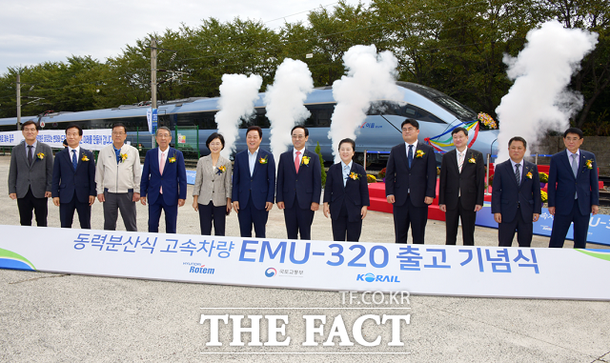 현대로템, 국내 첫 시속 320㎞ 동력분산식 고속열차 출고 : 네이트 뉴스