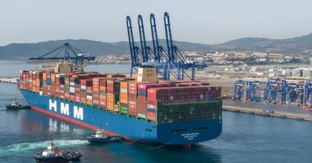 美관세 영향 해상운임 10주째 내리막…해운사 터미널 확보전 : 네이트 뉴스