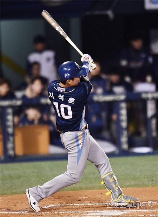 '이원재 멀티홈런' NC, KT 제압…3연승 질주 : 네이트 스포츠