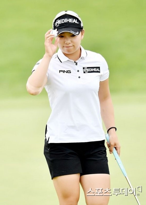 이다연, KLPGA 챔피언십 2R 단독 선두…이정은6·김아림과 2타 차 : 네이트 스포츠