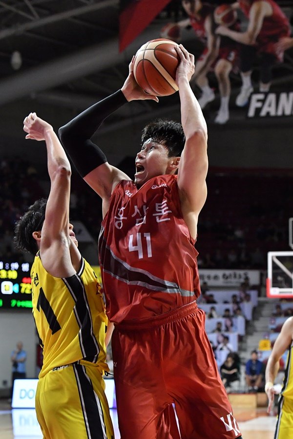 '오세근 36점' KGC, LG 꺾고 2연승…전자랜드도 승전보 : 네이트 스포츠