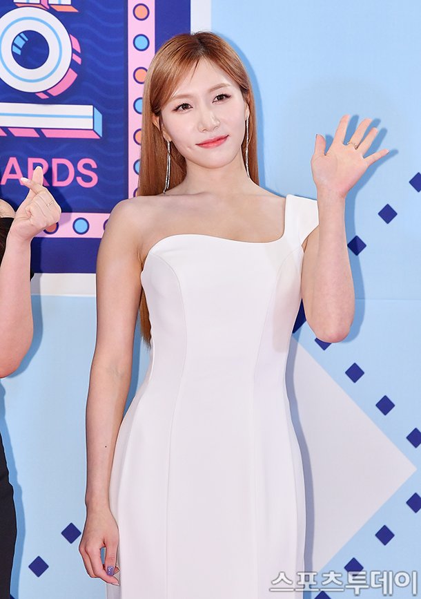 [ST포토] 정지소-박혜원-소연, 'WSG워너비 나라 공주님' : 네이트 뉴스