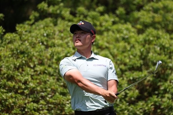 이태훈·김민수·이재경, KPGA KB금융 리브챔피언십 1R 공동 선두 : 네이트 스포츠