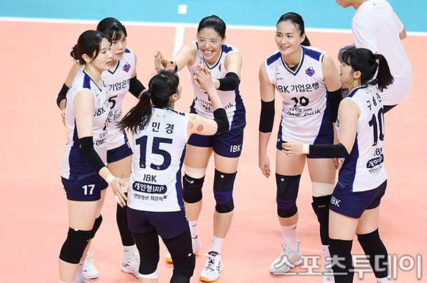 [ST포토] IBK기업은행, 흥국생명 3-0 완벽한 승리 : 네이트 스포츠