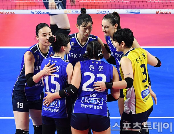[ST포토] 하나로 뭉친 IBK기업은행 선수들 : 네이트 스포츠