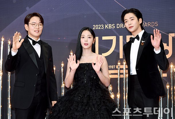 [ST포토] 장성규-설인아-로운 '2023 KBS연기대상 MC' | 아이돌24시 : 네이트 연예