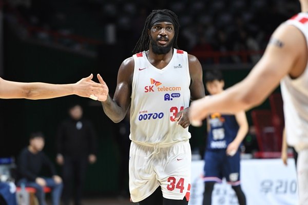 '워니 36점' SK, KCC 추격 뿌리치고 9연승…전 구단 상대 승리 : 네이트 스포츠
