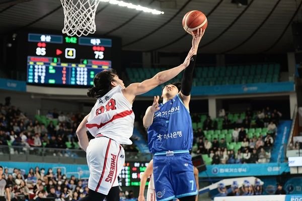 '허웅 23점+이호현 복귀' KCC, LG 3연패로 몰아넣어…현대모비스-여자농구 우리은행 승리 : 네이트 스포츠