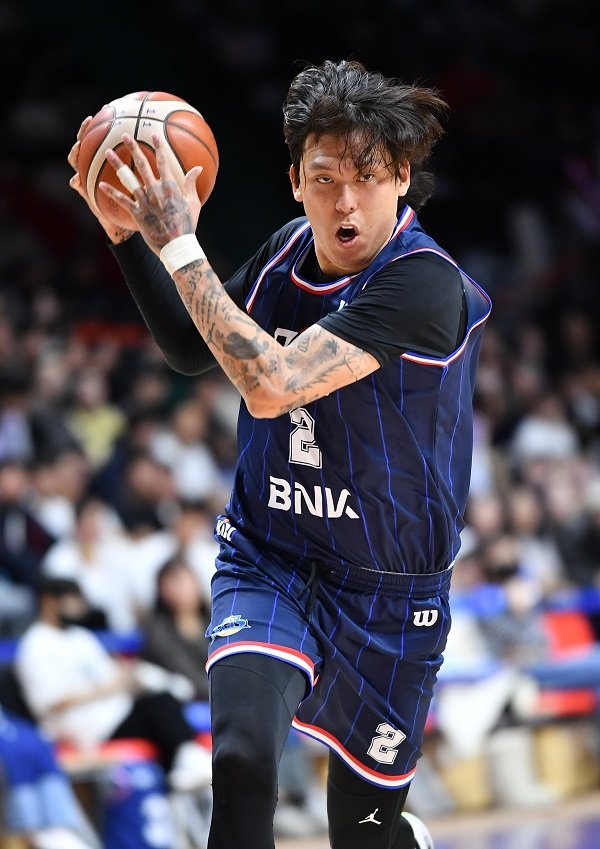 '최준용 42점+더블 더블' KCC, 80-74 승리…선두 SK 10연승 저지 : 네이트 스포츠