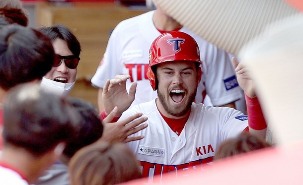 ESPN "공인구까지 바꿨던 KBO, 홈런 증가 눈에 띄네" : 네이트 스포츠