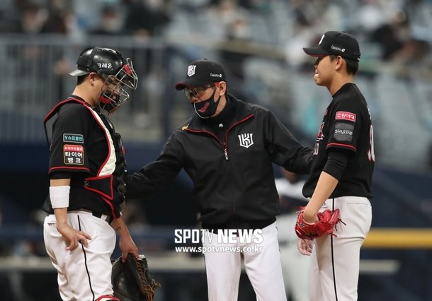 [kt 탈락③]1996년 'KS MVP' 이강철 감독의 아쉬움 짙었던 가을야구 퇴장 : 네이트 스포츠