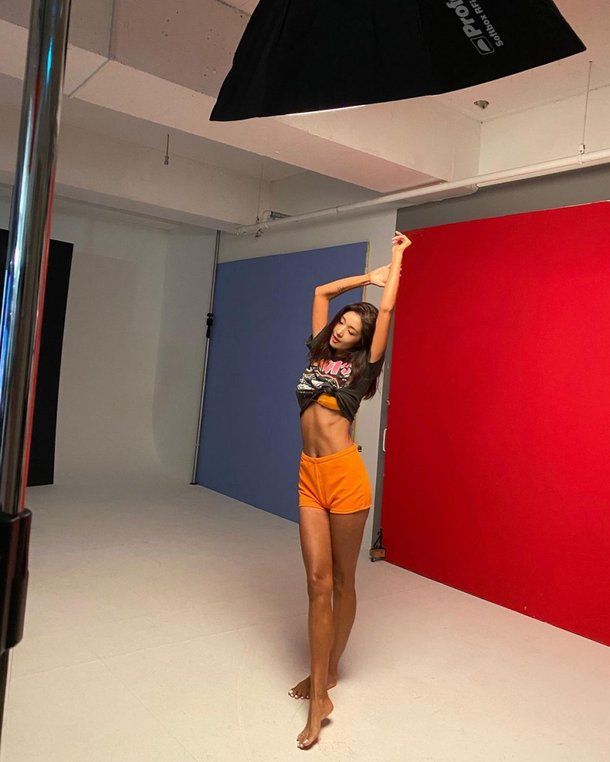 '75kg→52kg' 김빈우, 쌀 한톨 안 먹고 물 한잔 안 마신 몸매…무보정도 레전드 : 네이트 연예